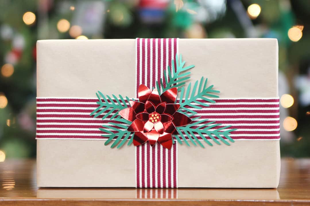 Paper Poinsettia Gift Embellishments - Finding Time To Create