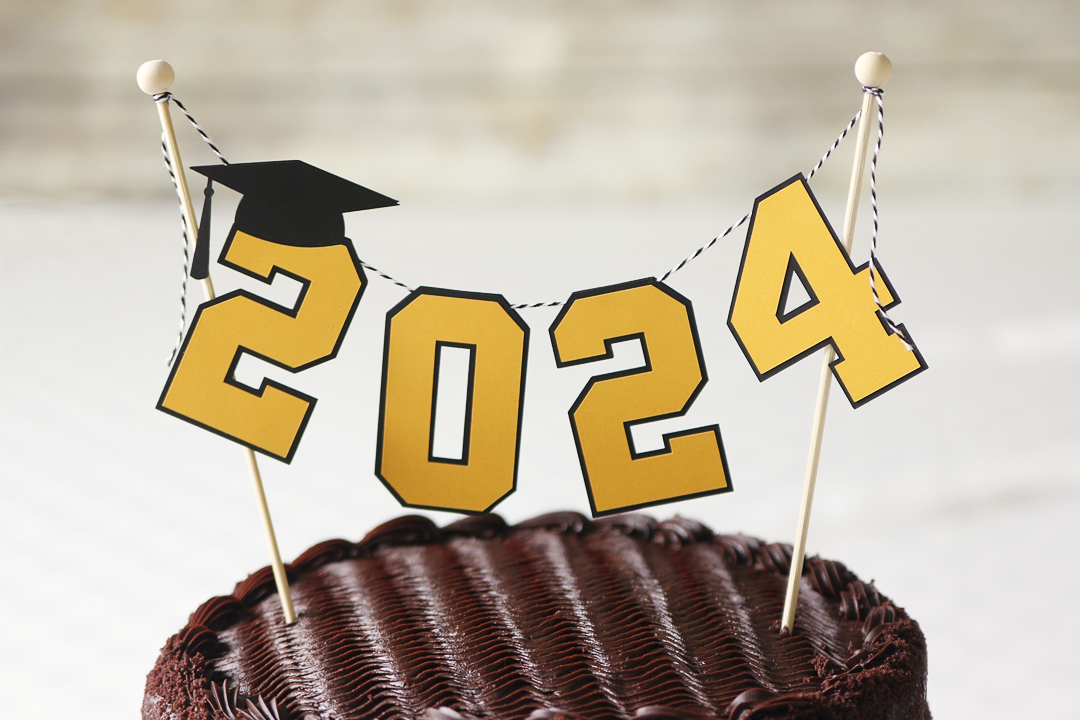 Craft Along: Graduation Cake Topper - Finding Time To Create